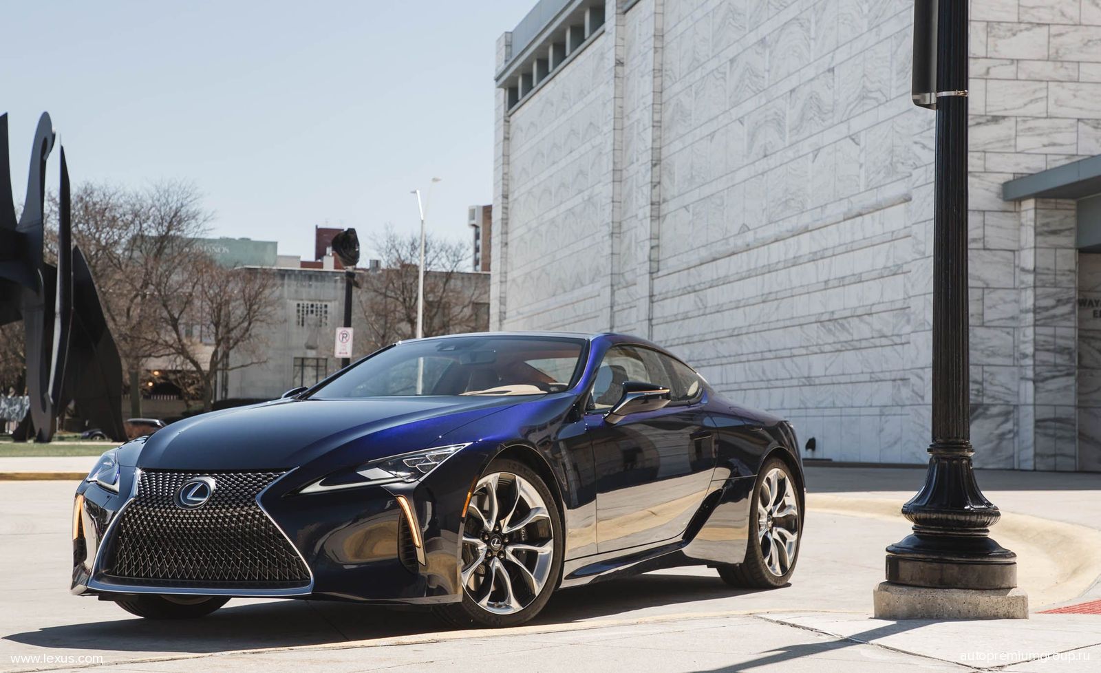 Купить новый Lexus LC 500 2023 в наличии и на заказ в Москве.