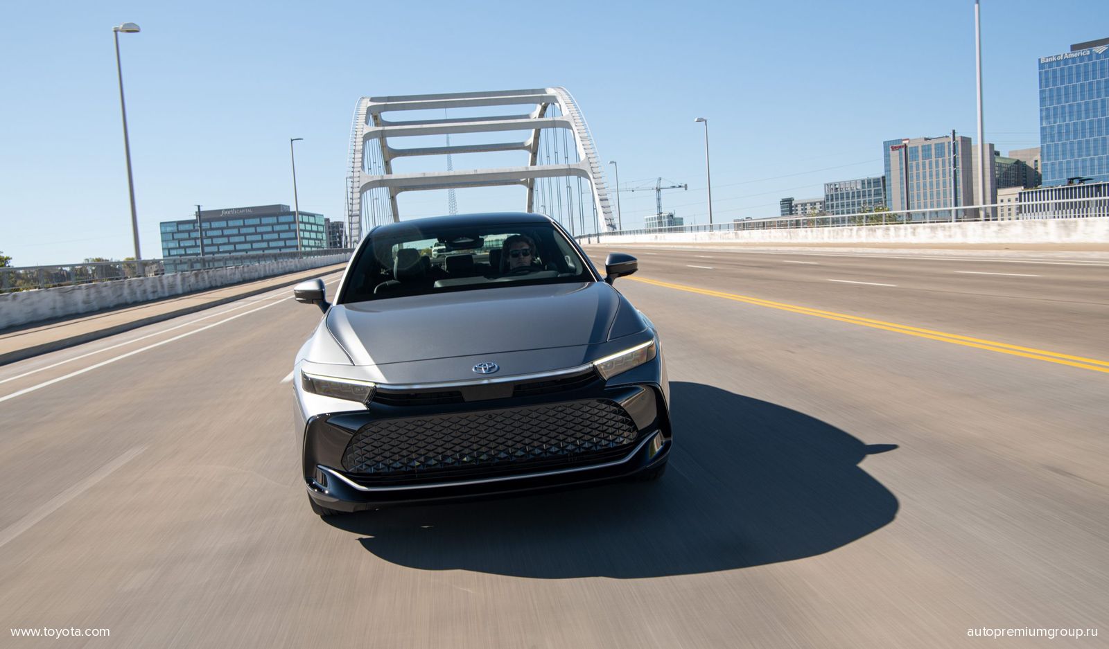 Купить новый Toyota Crown Cross-Sedan 2023 в наличии и на заказ в Москве.