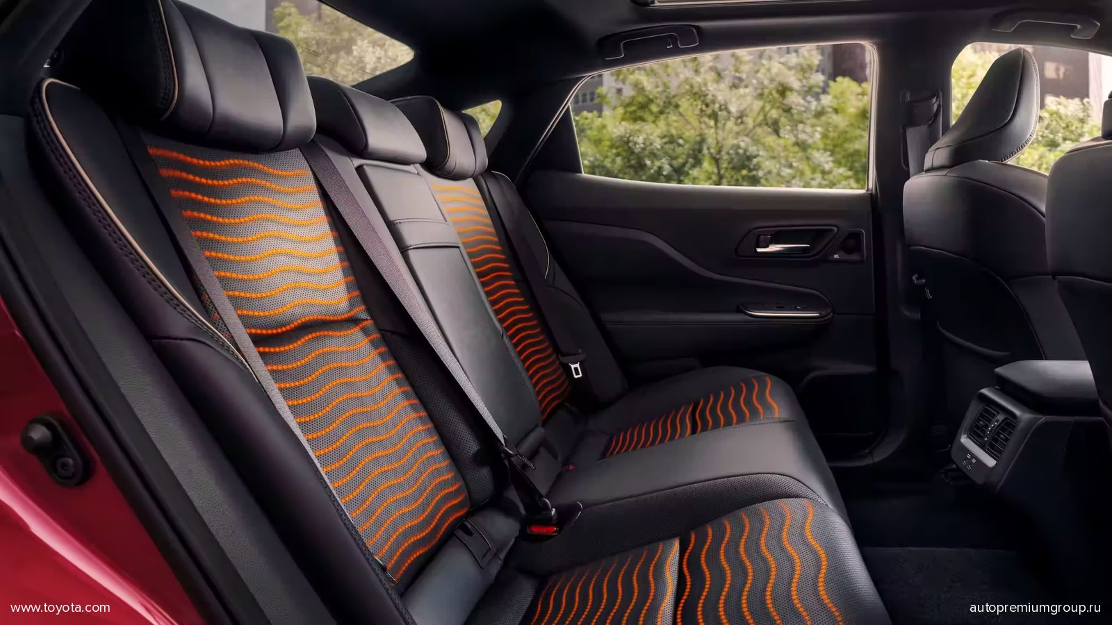 Купить новый Toyota Crown Cross-Sedan 2025 в наличии и на заказ в Москве.