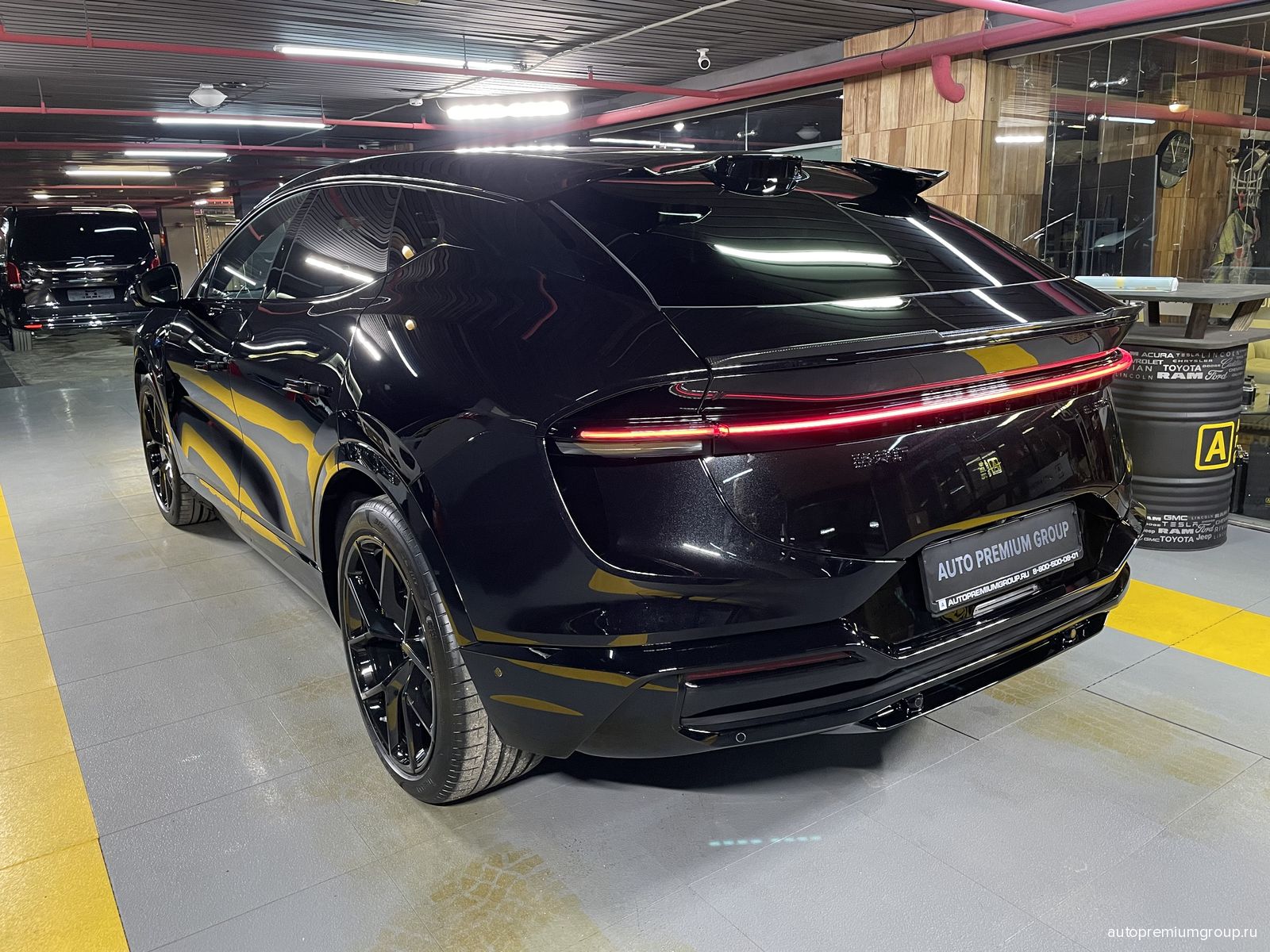 Lotus Nyo Eletra S+ 2023 Два электродвигателя 612 л.с., коробка ...